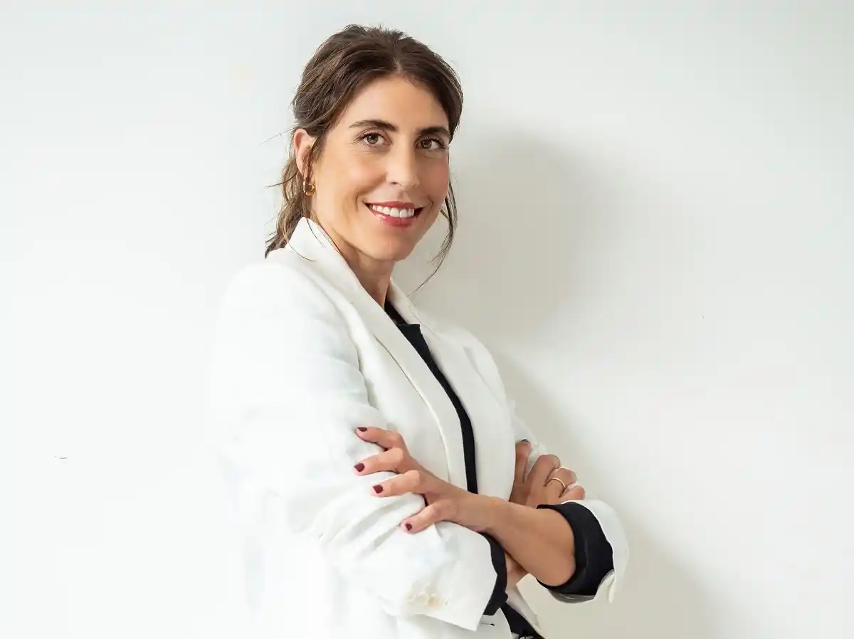 Ana Brito presenta su primer libro “El lado bueno de las cosas”