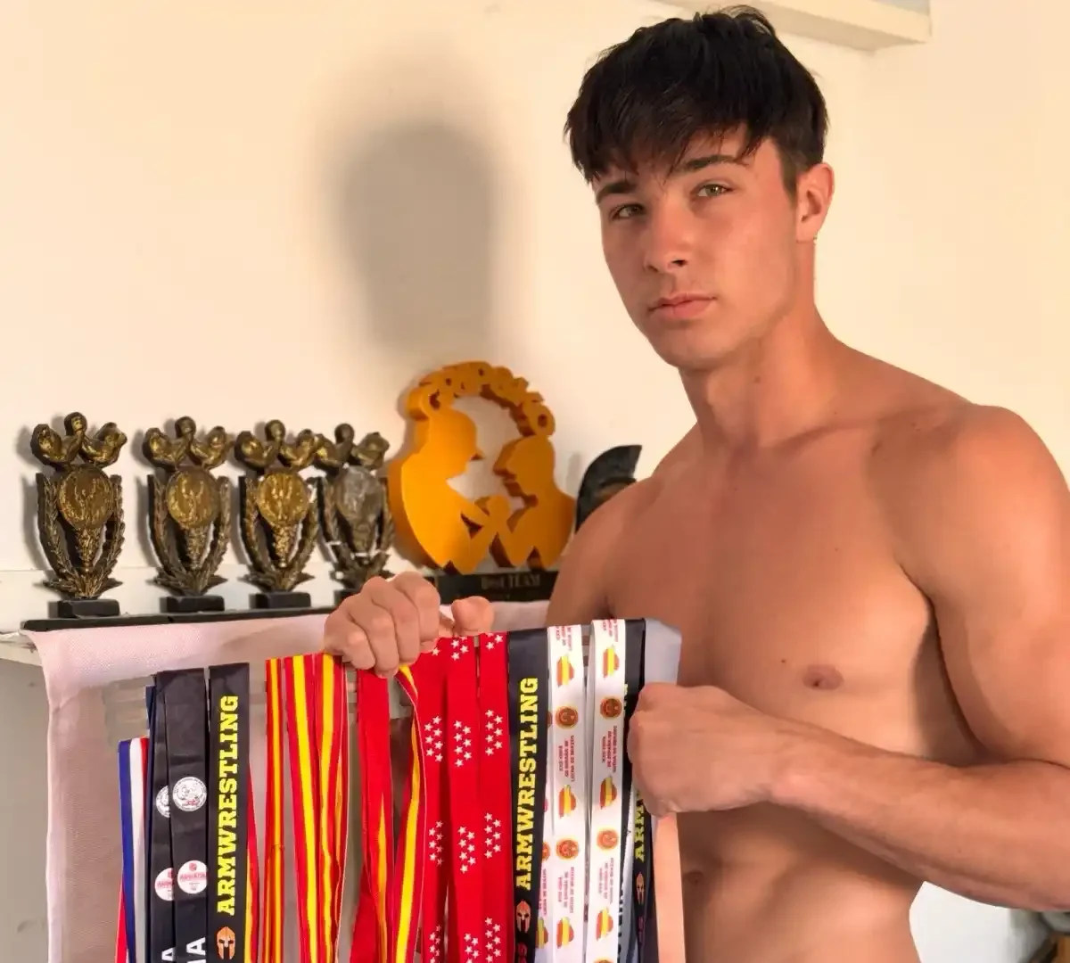 Joel Strong, el rey de los pulsos